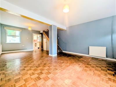 Marsh Road, Weymouth PCM £1,250 p.c.m. To Let